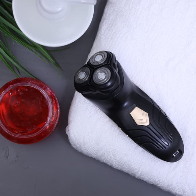 Geepas GSR8681 Electric Shaver - Triple Floating Blades Safe Face Care ...