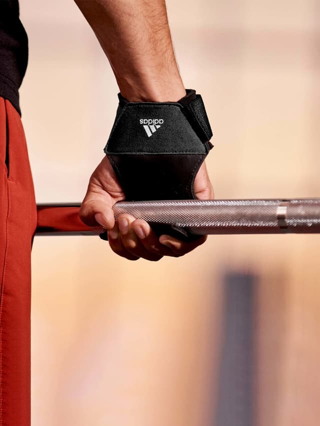 Order Adidas Padded Lifting Grips Size S/M Now! | Jomla.ae
