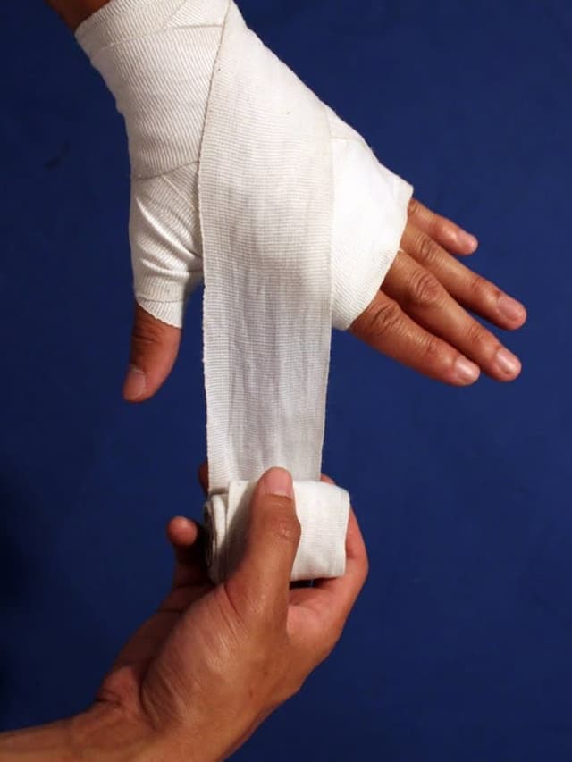 Everlast Hand Wraps - 120 Inch Color White | Jomla.ae